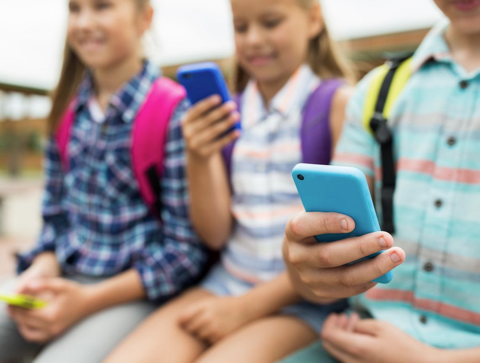 How to monitor and manage your kid's phone life