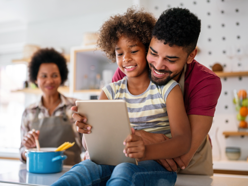 How parents can model good digital habits for kids and teens