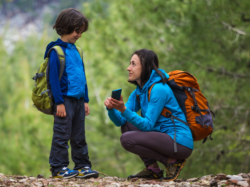 How to teach kids about using mobile phones for emergency preparedness